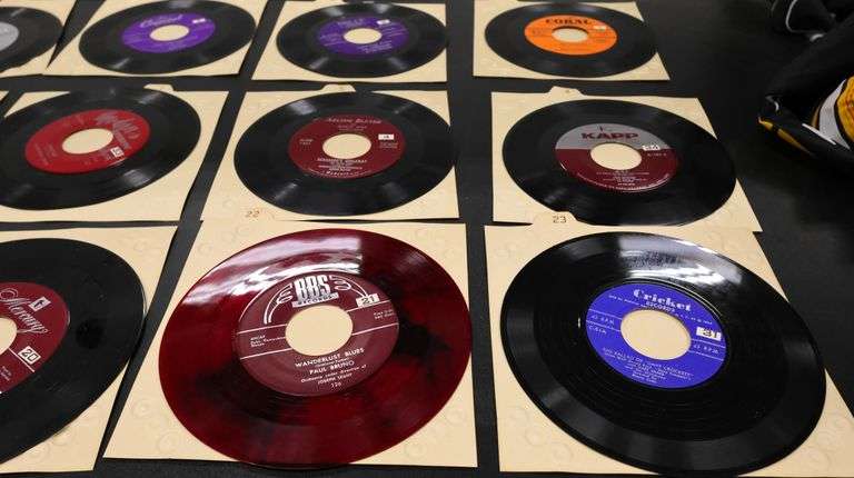 Collection of Vintage 45 Records - Dixon's Auction at Crumpton