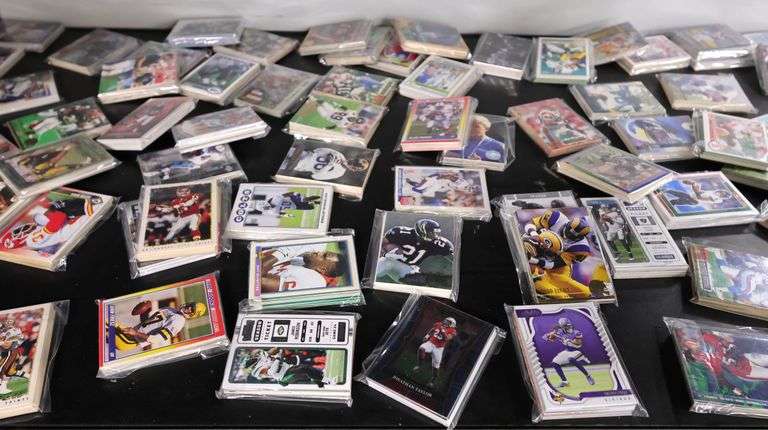Lot of Sports Cards - Dixon's Auction at Crumpton