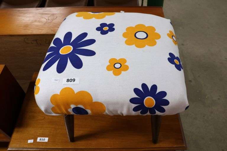 MCM Ottoman - Dixon's Auction at Crumpton