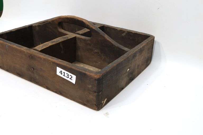 Primitive Caddy Tote - Dixon's Auction at Crumpton