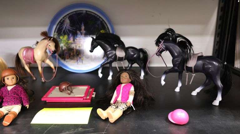 Lot of Disney Dolls, Vintage Marchon Stallion Horse Toys, Brain Model ...
