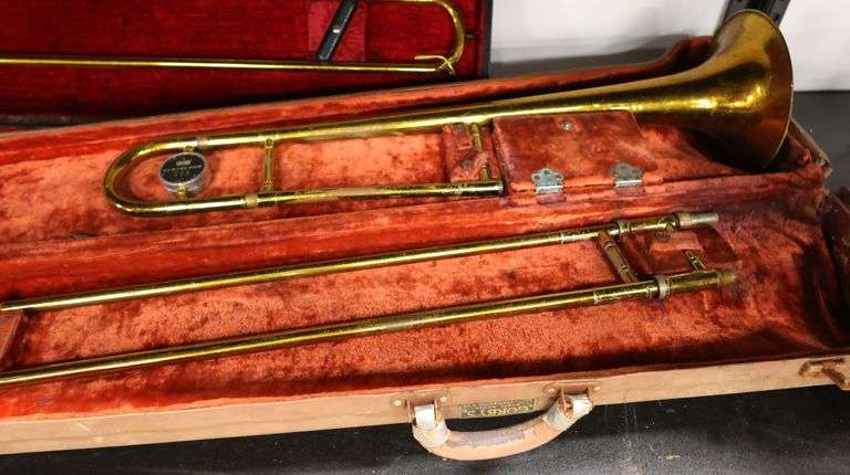 Vintage Student Trombone Instruments & Cases - Dixon's Auction at Crumpton