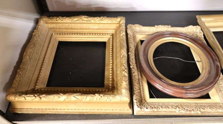 Lot of Vintage & Antique Picture Frames - Dixon's Auction at Crumpton