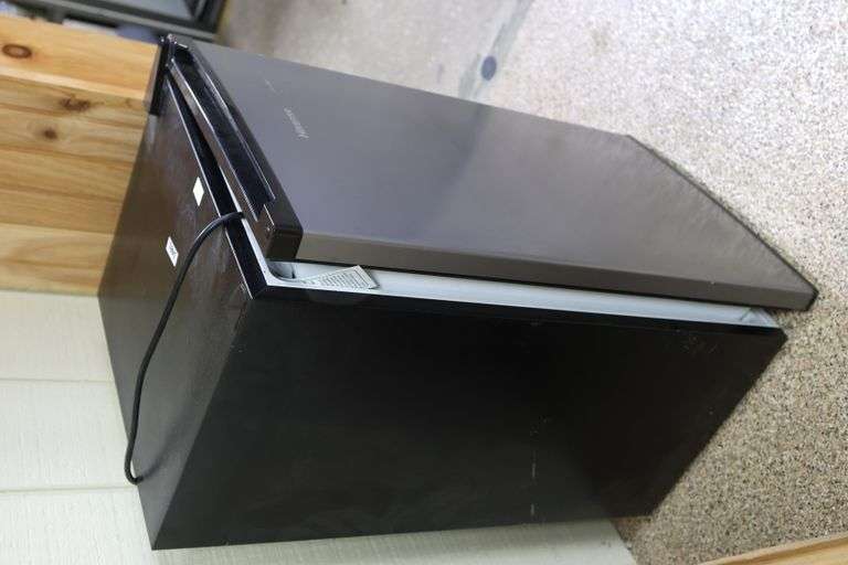 Used: Hisense Mini Fridge, [As-Is, Item(S) Is Currently Untested or Non ...