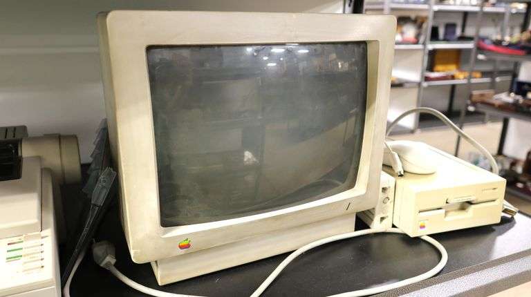 Vintage Apple Computer, Printer & Disc Drive - Dixon's Auction at Crumpton