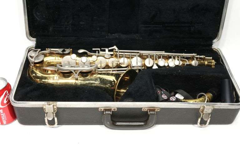 Bundy II Saxophone with Case - Dixon's Auction at Crumpton