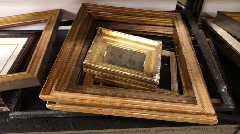 Lot of Vintage / Antique Picture Frames - Dixon's Auction at Crumpton