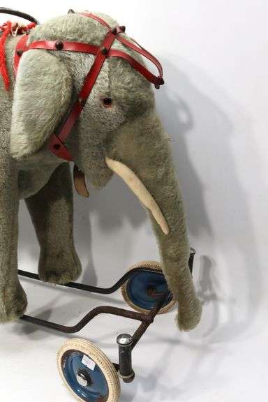 Vintage Steiff Elephant Ride on Toy - Dixon's Auction at Crumpton