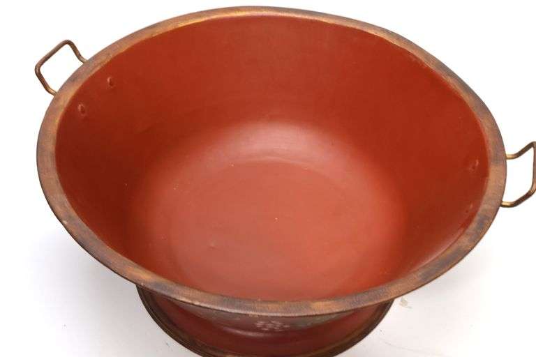 Primitive Toleware Covered Basin - Dixon's Auction at Crumpton