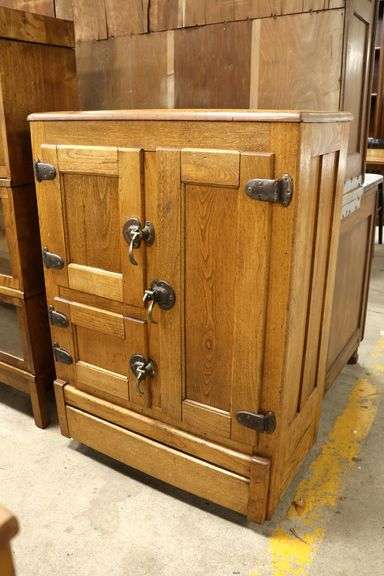 Antique Golden Oak Ice Chest - Dixon's Auction at Crumpton