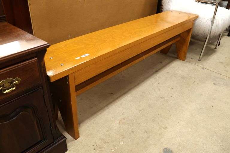 MCM Bench - Dixon's Auction at Crumpton