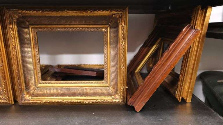 Lot of Vintage & Antique Picture Frames - Dixon's Auction at Crumpton