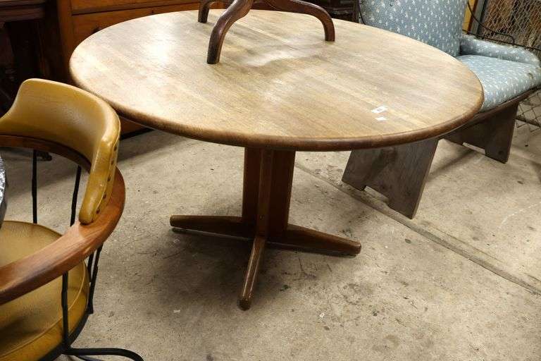 MCM Round Dining Table with Butcher Block Top - Dixon's Auction at Crumpton