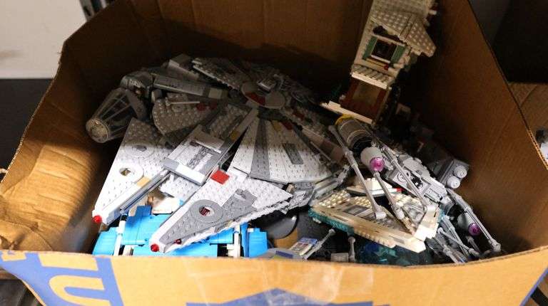 Collection of Loose Lego Sets - Dixon's Auction at Crumpton