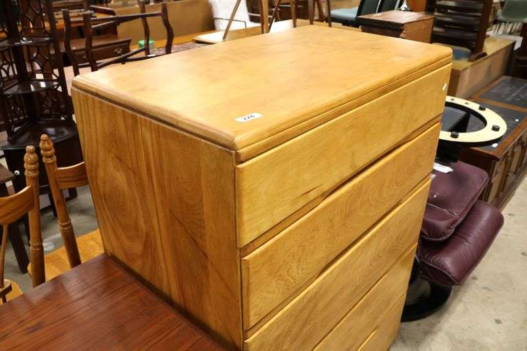 MCM Maple Chest - Dixon's Auction at Crumpton