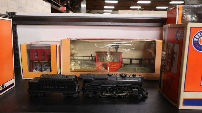 Collection of Vintage Model Railroad Train Engine & Buildings By Lionel ...