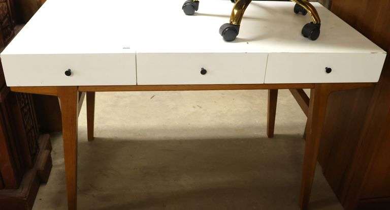 MCM Style Desk, Chips - Dixon's Auction at Crumpton