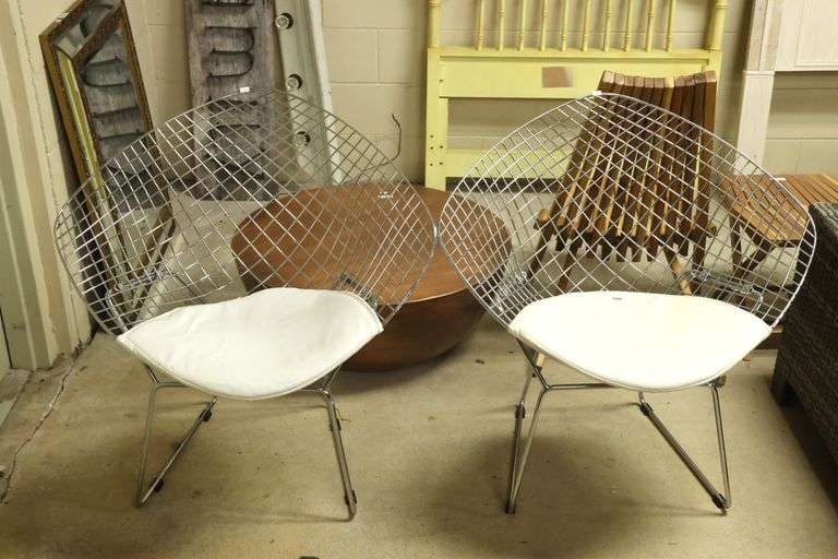 MCM Style Wire Diamond Chairs - Dixon's Auction at Crumpton