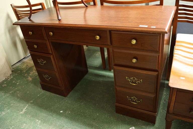 Modern Kneehole Desk, Drawers Wonky - Dixon's Auction at Crumpton