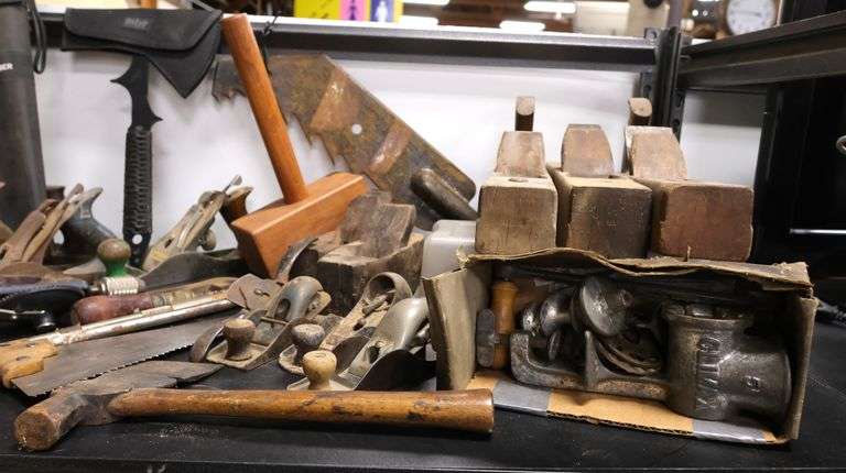 Collection of Vintage & Antique Hand Tools - Dixon's Auction at Crumpton