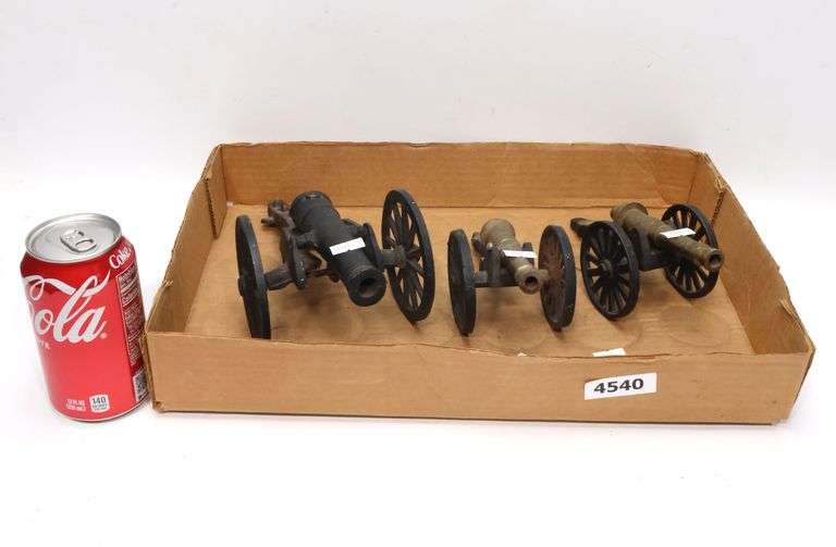 (3) Vintage Cannon Models - Dixon's Auction at Crumpton