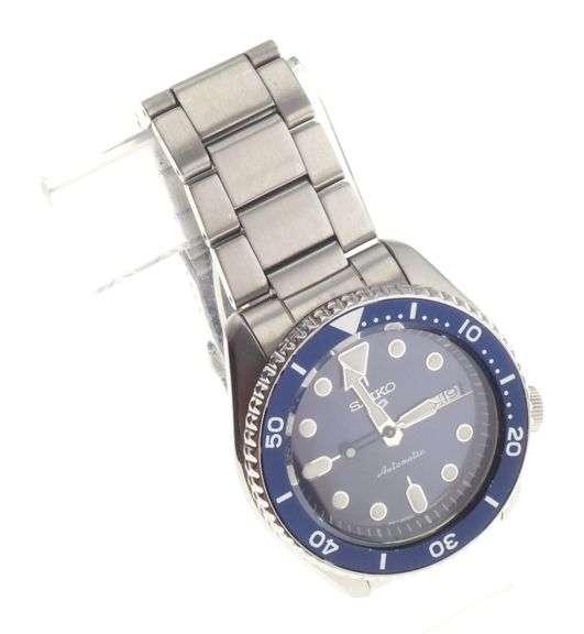 Seiko Automatic Diver Watch Model#4r36-0760 - Dixon's Auction at Crumpton