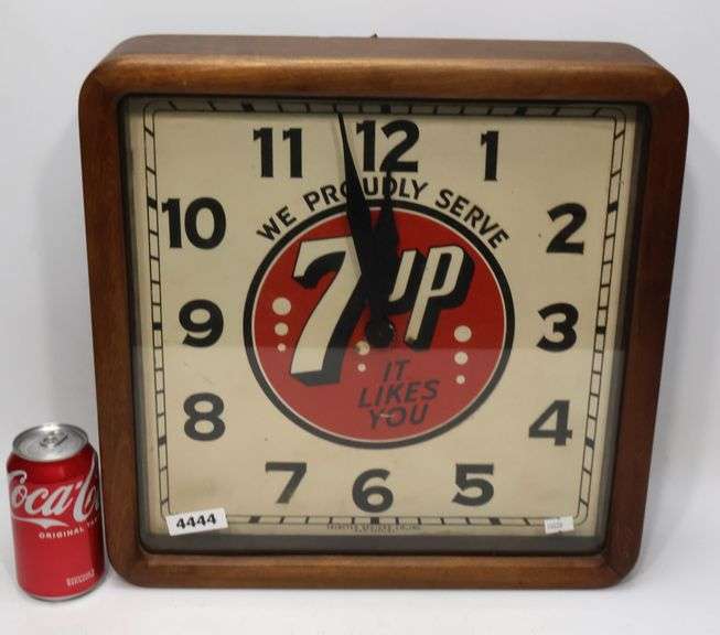 Vintage 7 Up Advertising Clock - Dixon's Auction at Crumpton