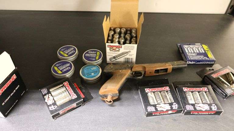 Lot of Co2 Cartridges , Bb's & Pellet Pistol - Dixon's Auction at Crumpton