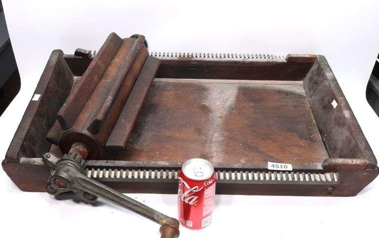 Antique Washing Table with Wringer - Dixon's Auction at Crumpton