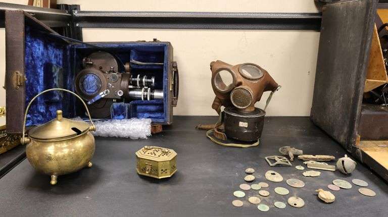 Vintage Victor Movie Film Camera, Projector, Gas Mask & Dug Relic ...