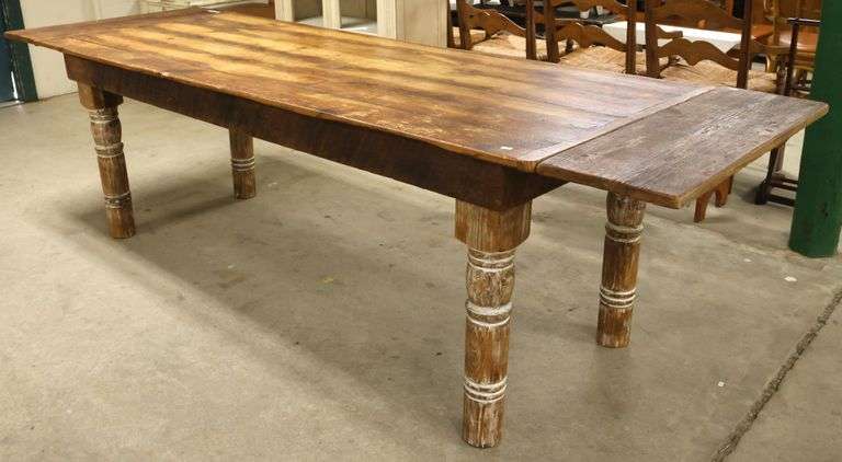 Rustic Farmhouse Pine Farm Table - Dixon's Auction at Crumpton