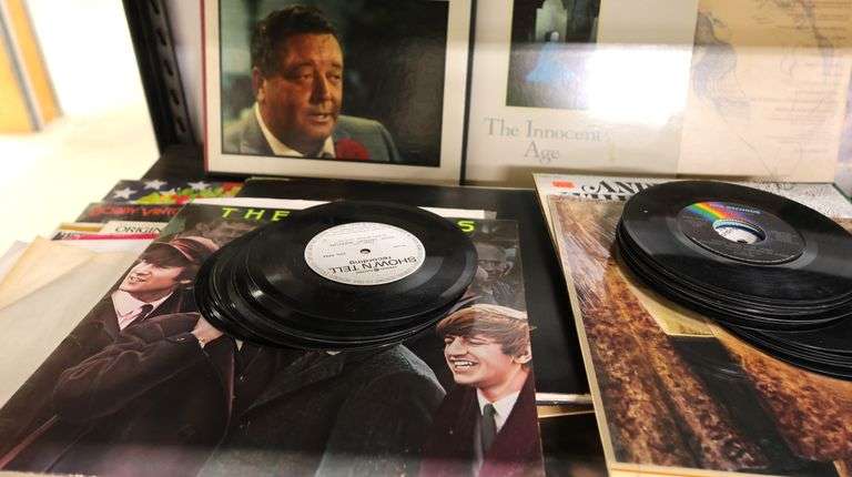 Lot of Vintage Record Albums & 45's - Dixon's Auction at Crumpton