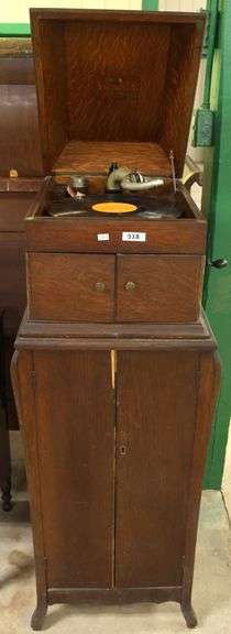 Victor Model Vv-VIII Phonograph - Dixon's Auction at Crumpton
