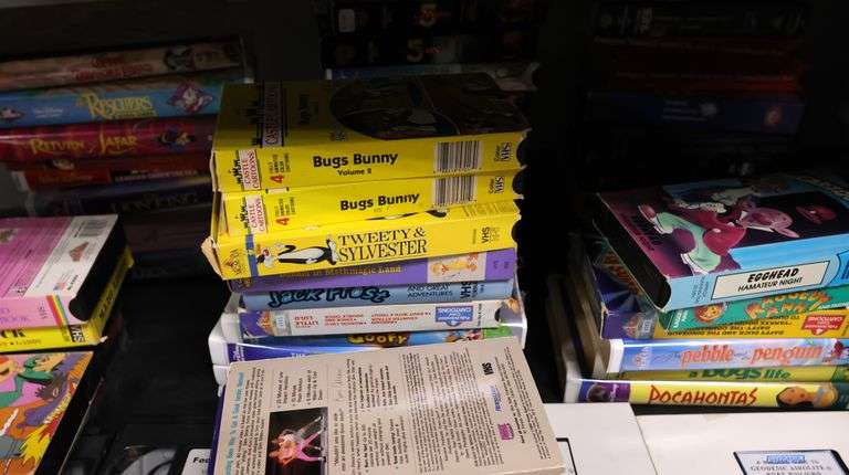 Lot of Vintage VHS Tapes & Movies - Dixon's Auction at Crumpton