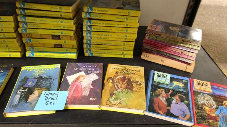 Lot of Vintage Nancy Drew Books - Dixon's Auction at Crumpton