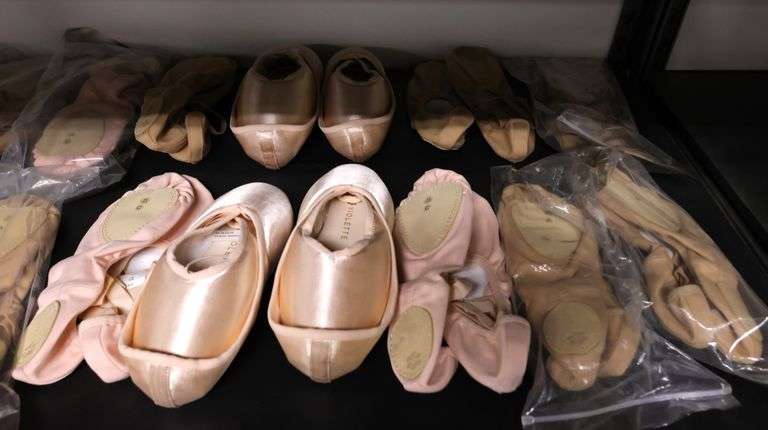 Lot of New Ladies Slippers - Dixon's Auction at Crumpton