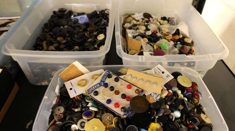 Vintage Sewing Notions Collection of Buttons - Dixon's Auction at Crumpton