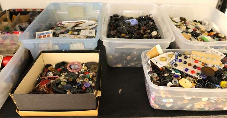 Vintage Sewing Notions Collection of Buttons - Dixon's Auction at Crumpton