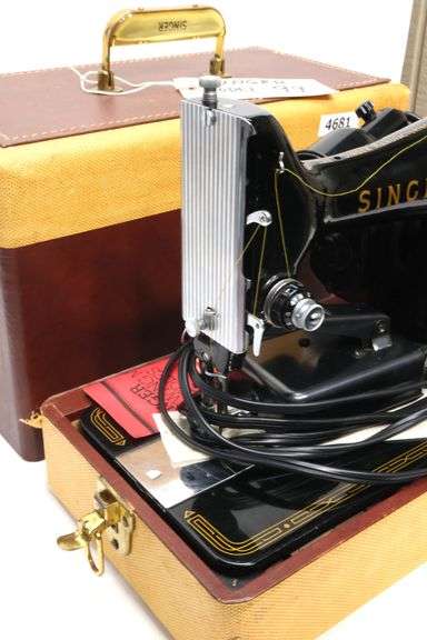 Vintage Singer Model 99 Sewing Machine with Case - Dixon's Auction at ...