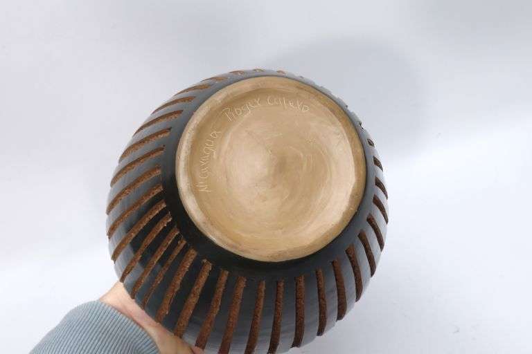 Roger Calero Pottery Vase - Dixon's Auction at Crumpton