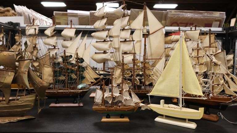Collection of Vintage Model Ships - Dixon's Auction at Crumpton