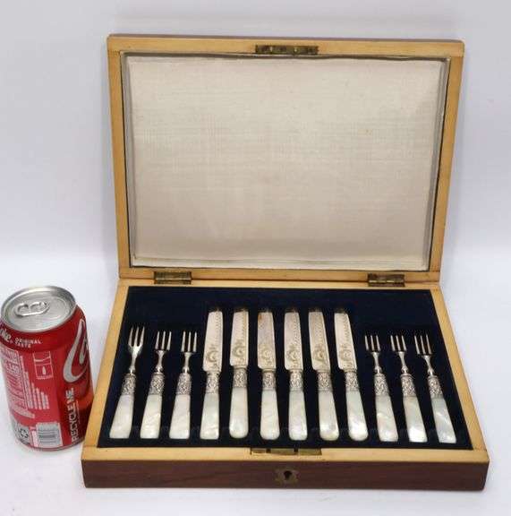 Antique 12 Piece Mop Handle & Silver-Plated Fish Set with Presentation ...