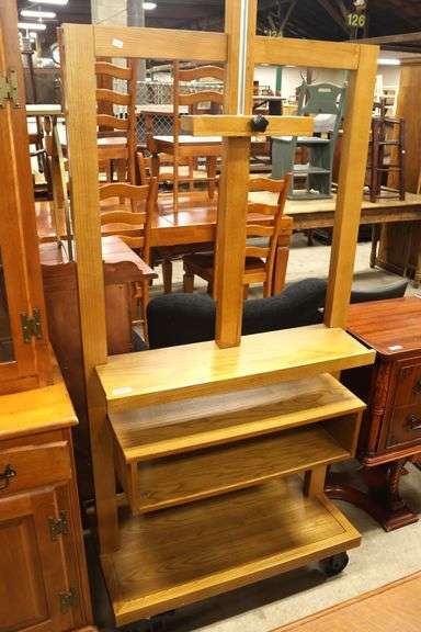 Modern Oak Easel - Dixon's Auction at Crumpton