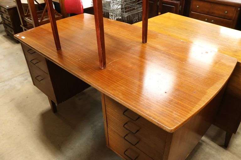 MCM Mahogany Kneehole Desk, Chips and Wear - Dixon's Auction at Crumpton