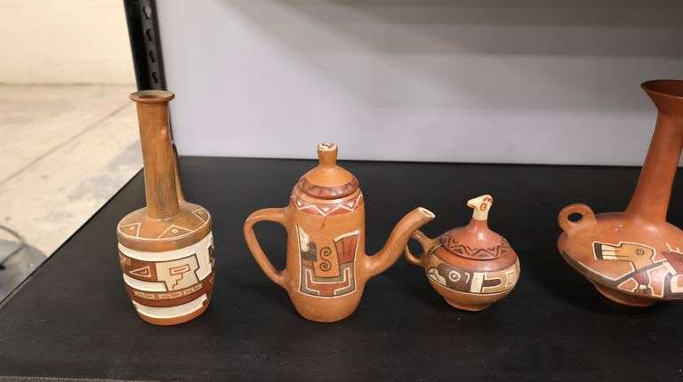 Lot of Mexican Pottery Vessels & Mask - Dixon's Auction at Crumpton