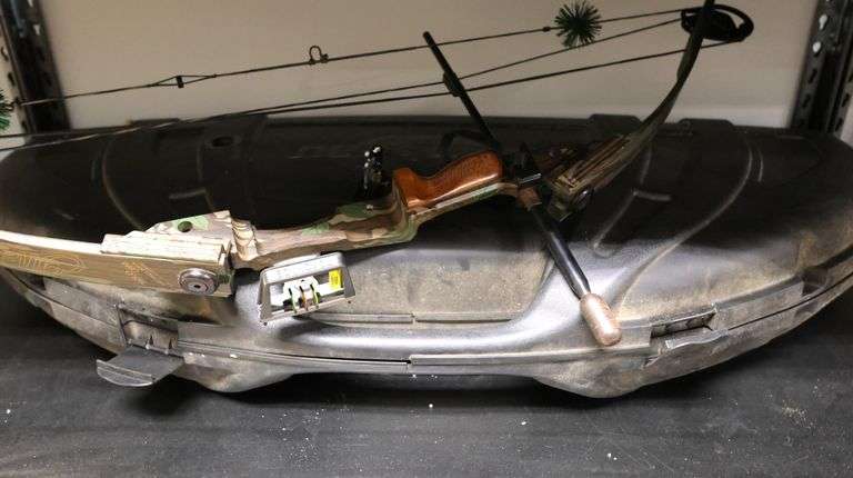 Mathews Compound Bow & Hard Case - Dixon's Auction at Crumpton