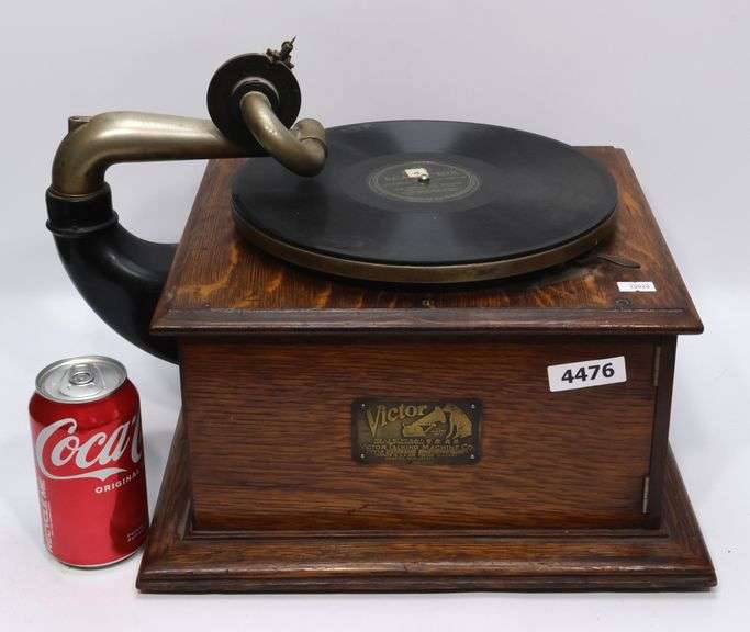 Antique Victor Vv-IV Victoria Record Player - Dixon's Auction at Crumpton