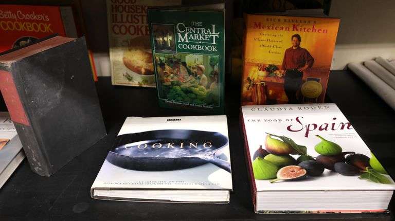 Lot of Cookbooks & Books on Cooking - Dixon's Auction at Crumpton