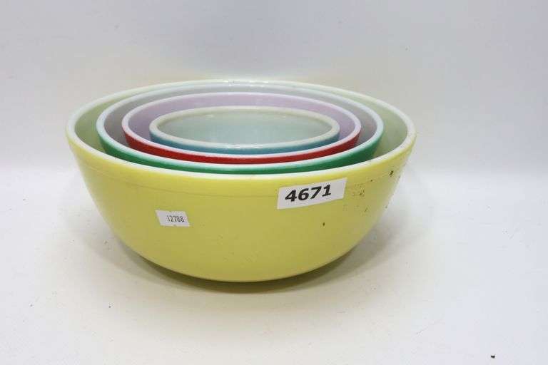 (4) Vintage Pyrex Nest of Mixing Bowls - Dixon's Auction at Crumpton
