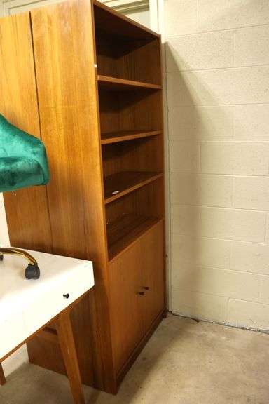 MCM Teak Bookcase - Dixon's Auction at Crumpton
